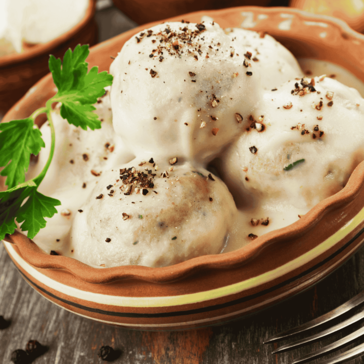 Lebanese Shish Barak (Meat Dumplings in Yogurt Sauce) | DelishGlobe