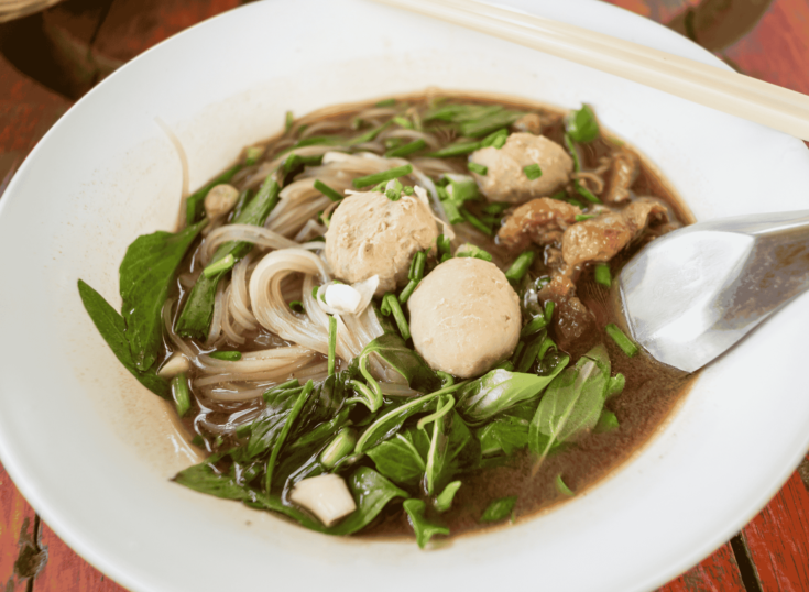 Thai Kuay Teow Reua (Boat Noodles) | DelishGlobe