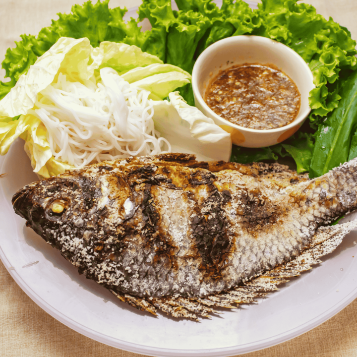 Thai Pla Pao (Grilled Salt Crusted Fish) | DelishGlobe
