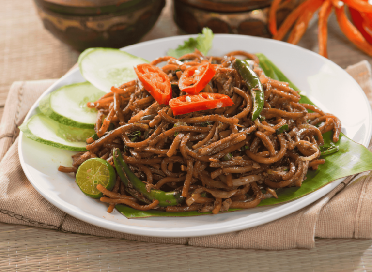 Malaysian Mee Goreng Mamak (Mamak Style Fried Noodles) | DelishGlobe